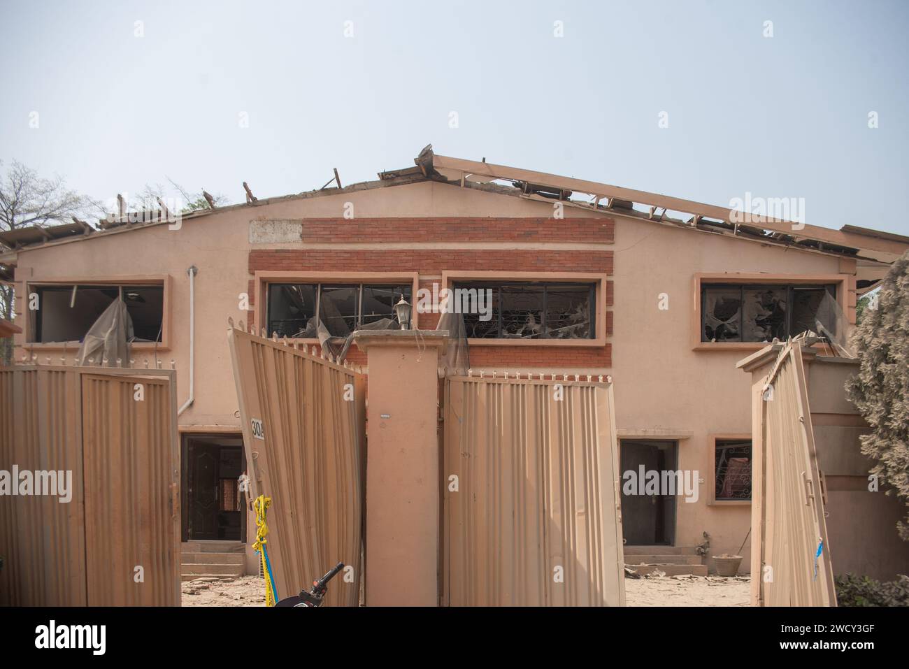 Nigeria building collapse hi-res stock photography and images - Alamy
