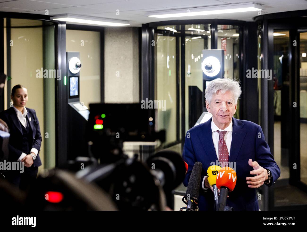 THE HAGUE - Informer Ronald Plasterk after a conversation with ...