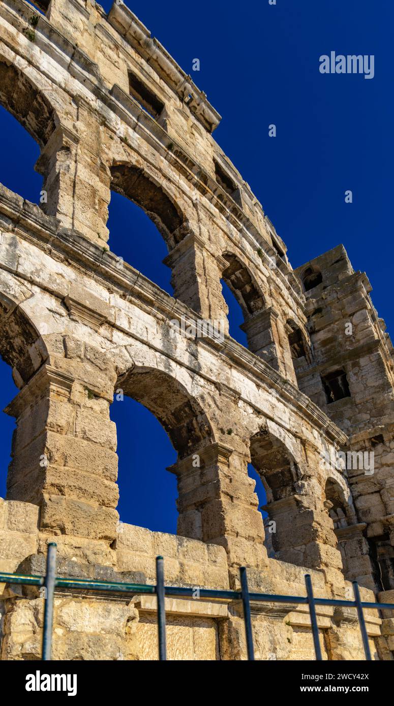 Amphitheater in Pula, gladiator fighting arena, monuments in Croatia ...