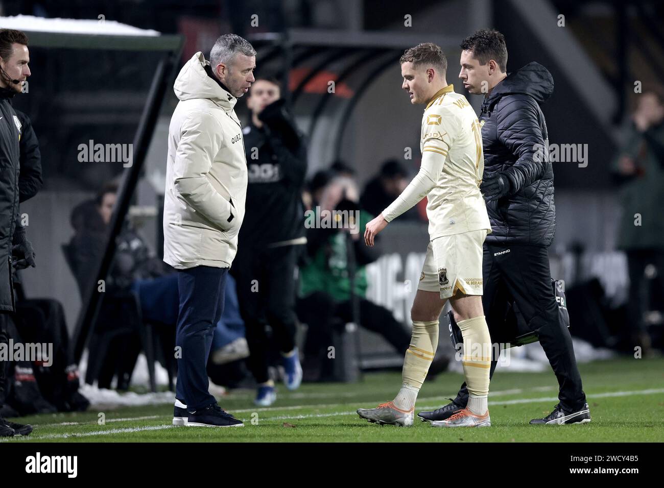 NIJMEGEN - (l-r) Go Ahead Eagles coach Rene Hake, Philippe Rommens of ...