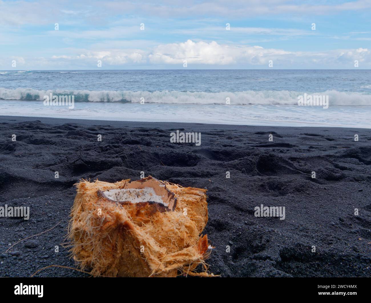 A Kehena black sand beach in the Big Island's Puna district, Hawaii ...