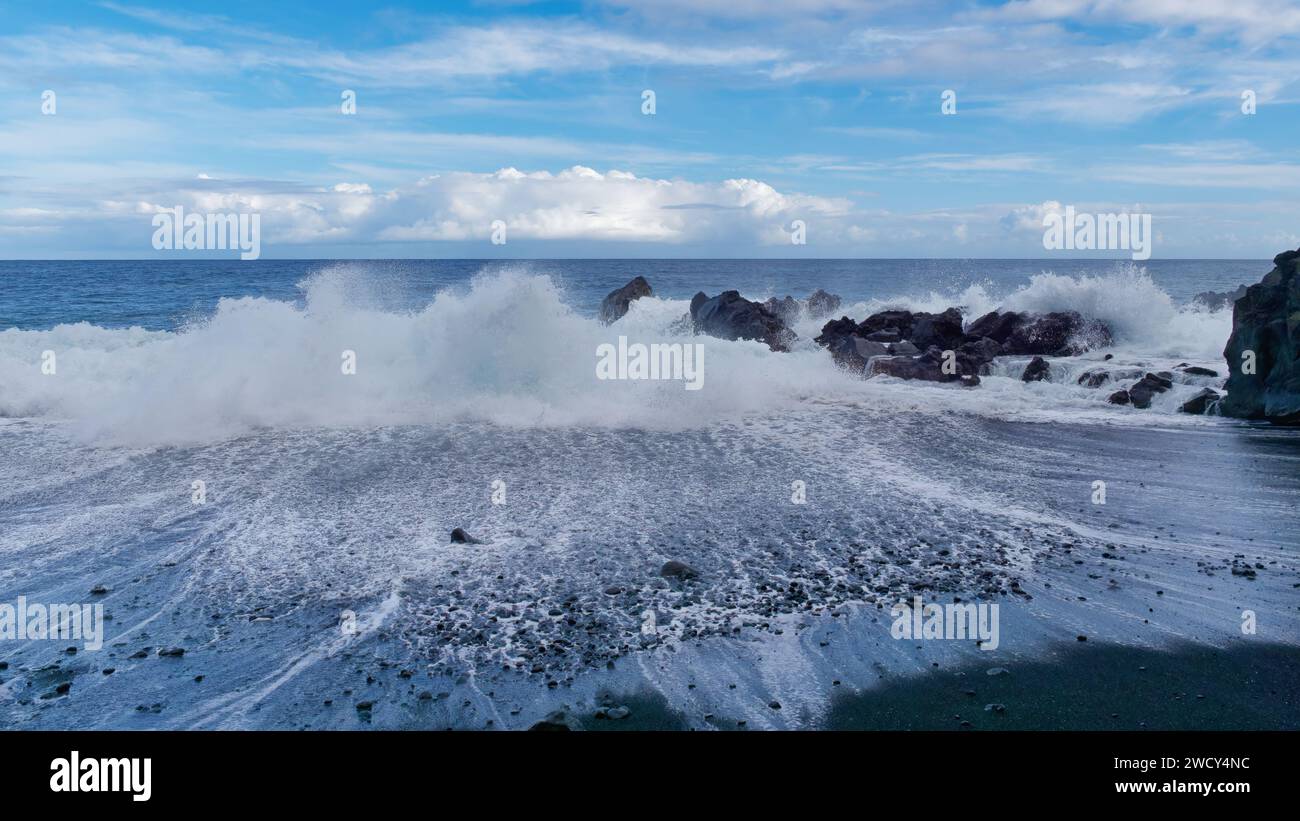 A Kehena black sand beach in the Big Island's Puna district, Hawaii ...