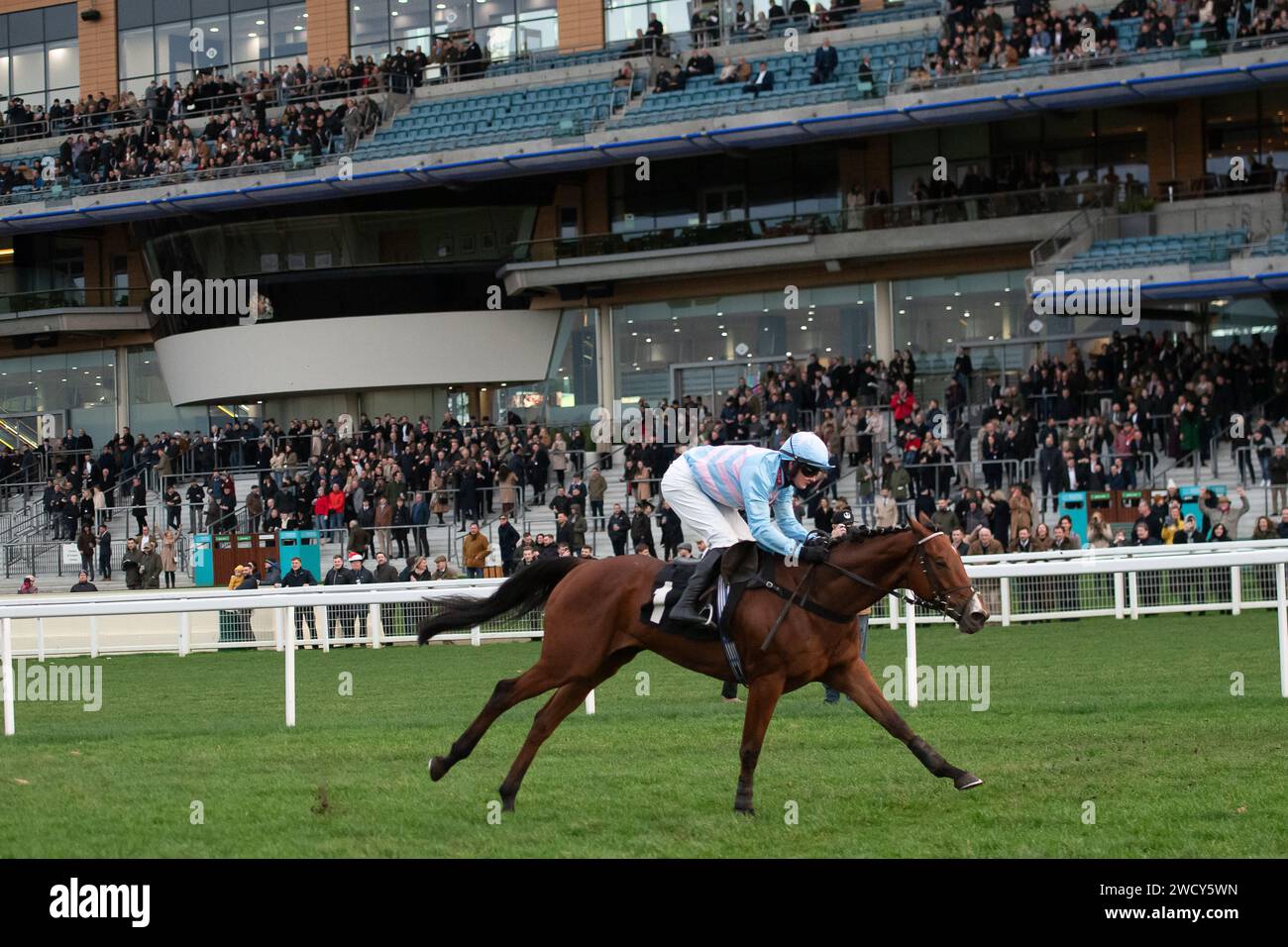 Ascot, Berkshire, UK. 22nd December, 2023. Horse Brechin Castle ridden ...