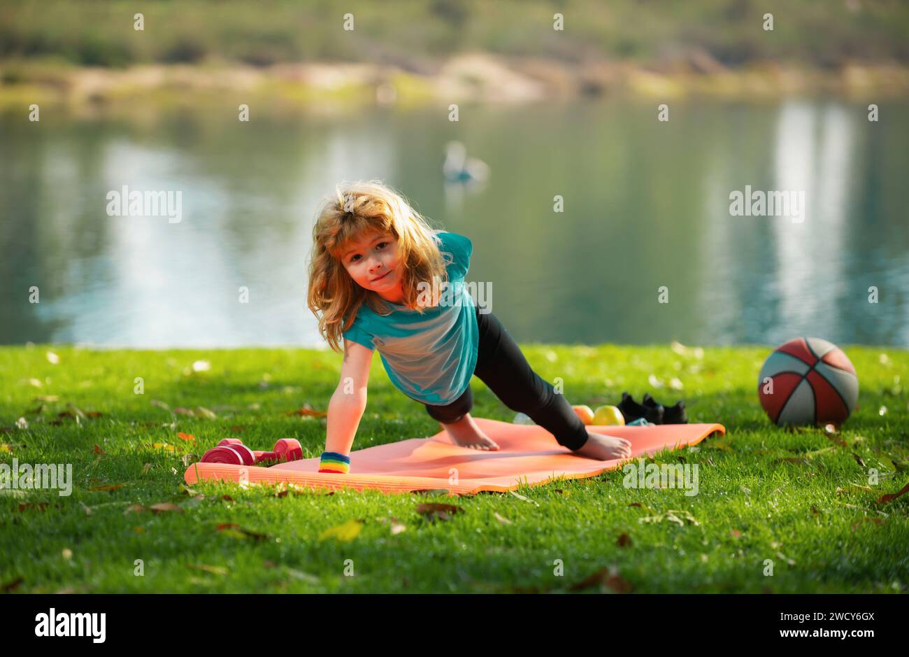Kids doing push ups hi-res stock photography and images - Alamy