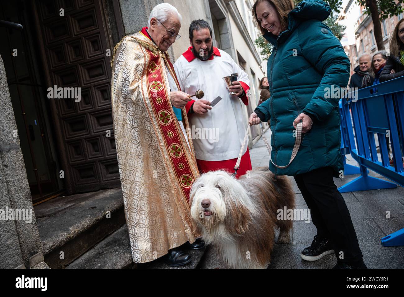 Madrid, Spain. 17th Jan, 2024. The Priest Padre Angel blessing a dog ...