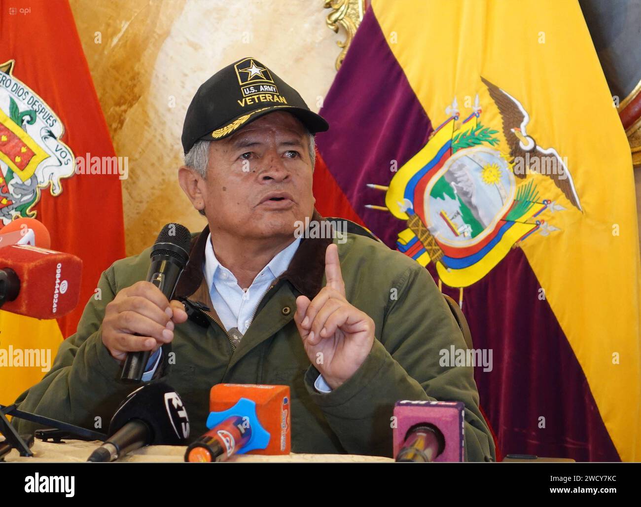 Armas de control hi-res stock photography and images - Alamy