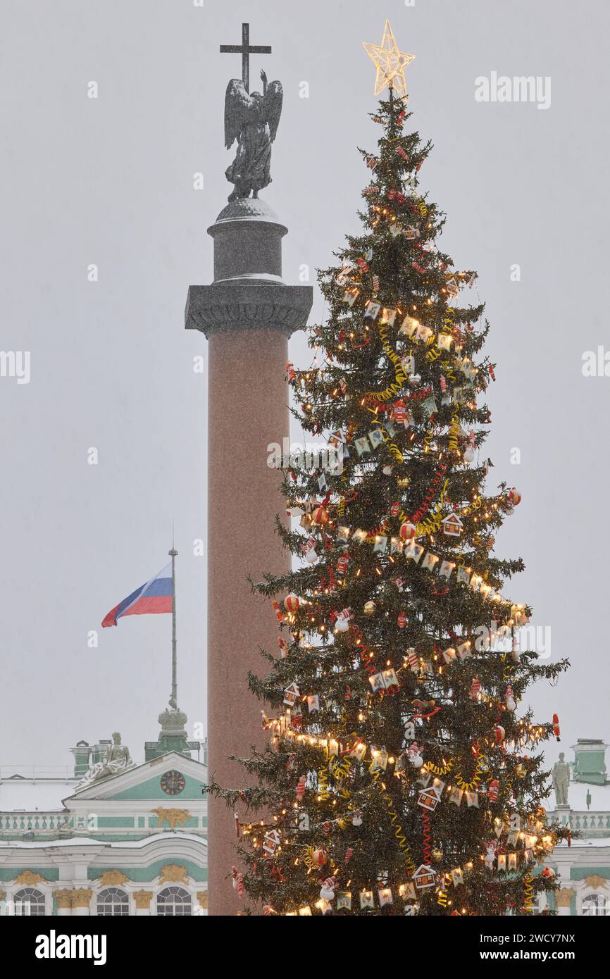Russia, St. Petersburg, 30 December 2023: The main Christmas tree ...
