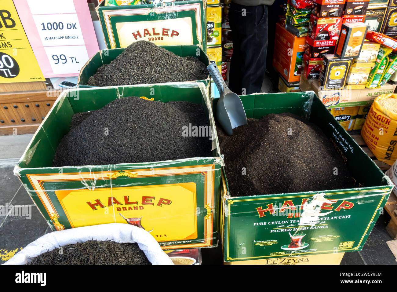 Turkish chai stand hi-res stock photography and images - Alamy