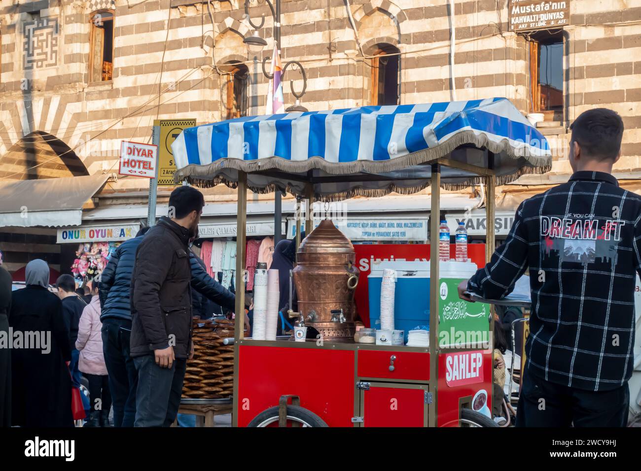 Turkish drinks moving cart hi-res stock photography and images - Alamy