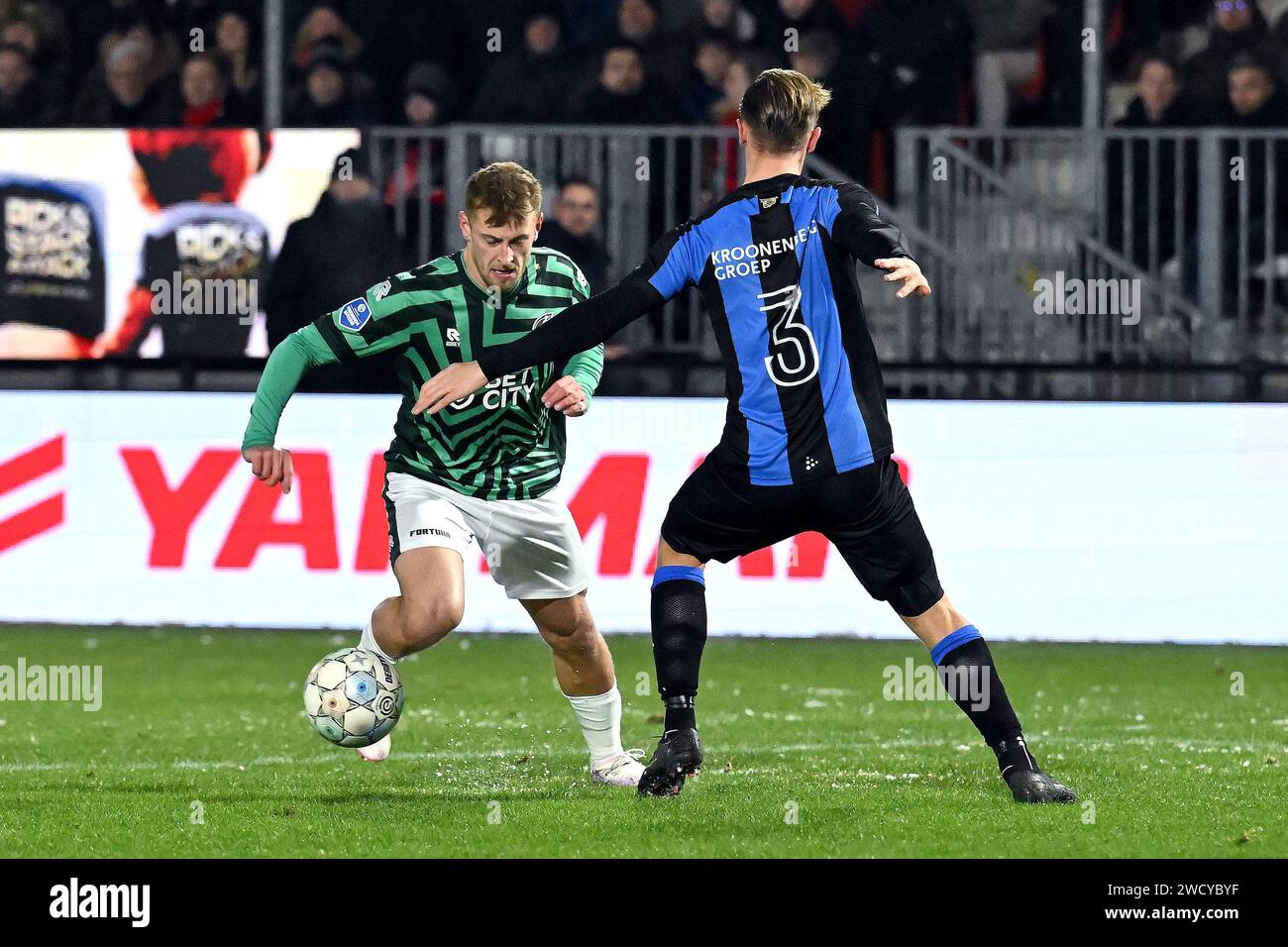 ALMERE - (l-r) Kaj Sierhuis of Fortuna Sittard, Joey Jacobs of Almere City FC during the TOTO ...
