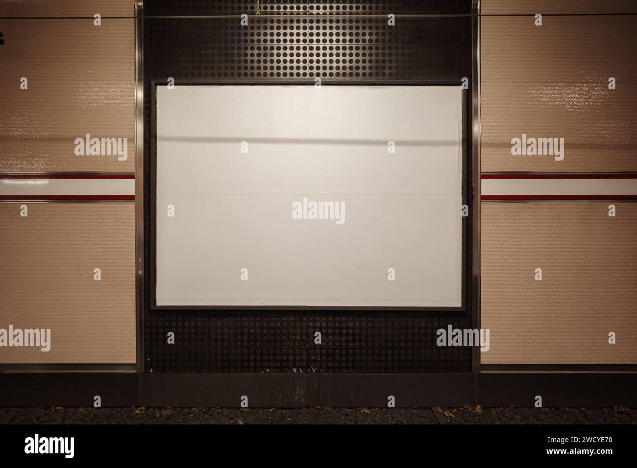 Billboard transit train platform hi-res stock photography and images ...