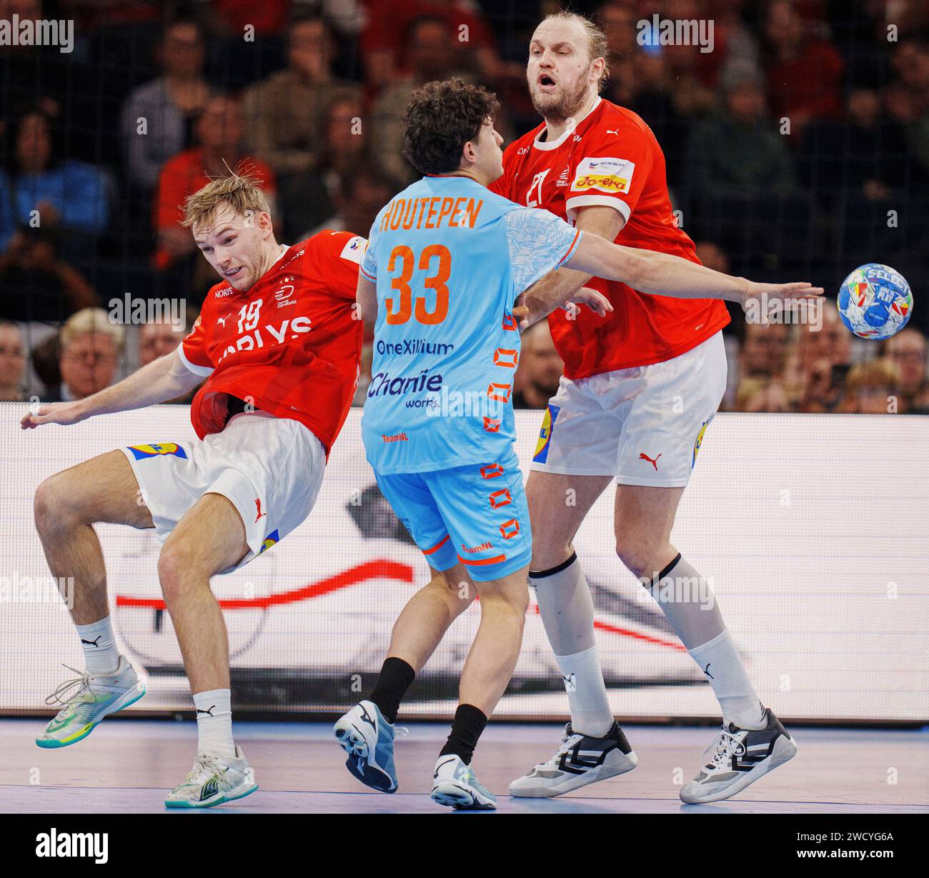 Hamburg, Wednesday 17 January 2024. Denmark's Mathias Gidsel (19) and ...