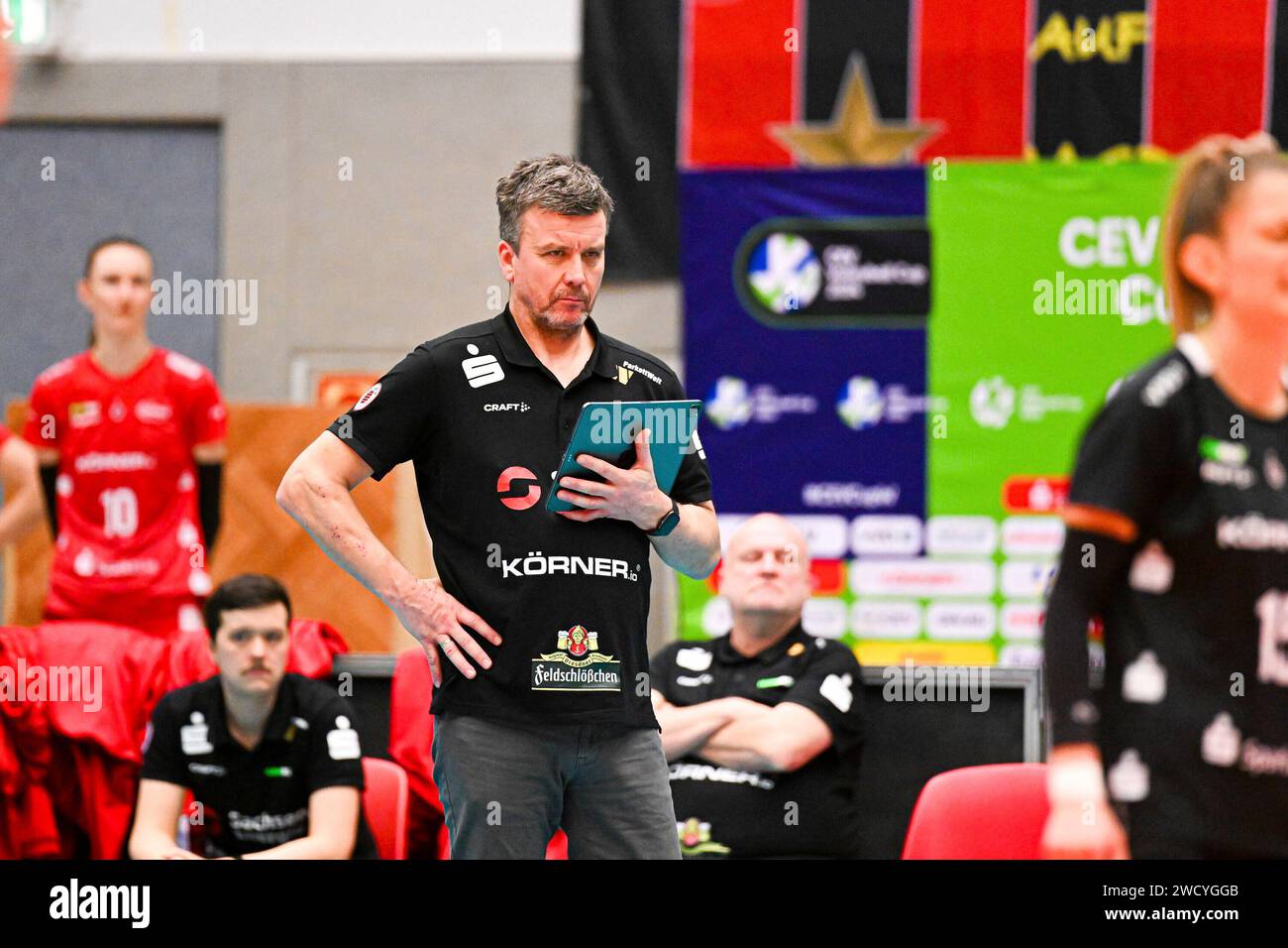 Dresden, Deutschland. 17th Jan, 2024. Alexander Waibl (Cheftrainer ...