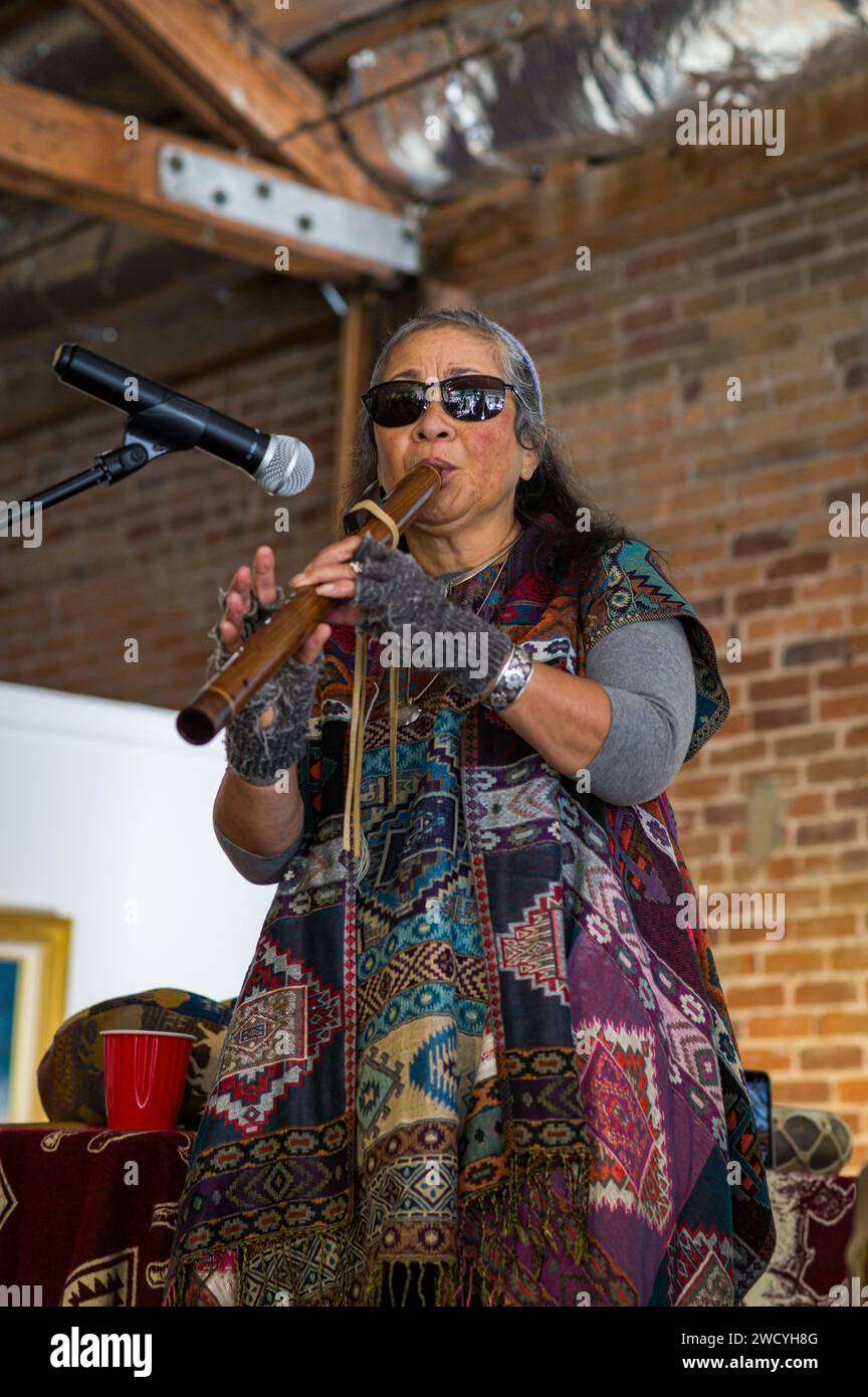 Traditional native american dr hi-res stock photography and images - Alamy