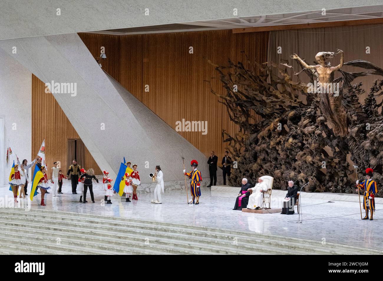 Vatican, Vatican. 17th Jan, 2024. Circus people of Royal Circus and ...
