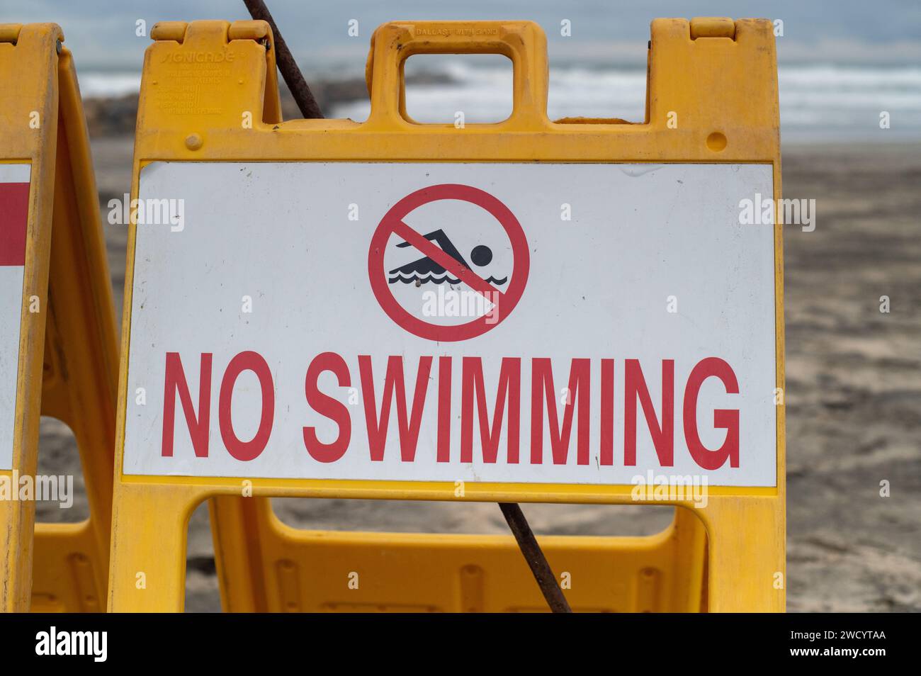 Symbol no swimming hi-res stock photography and images - Alamy