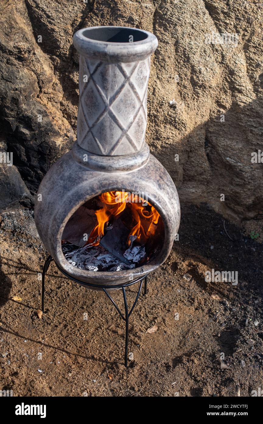 Backyard cook hi-res stock photography and images - Alamy