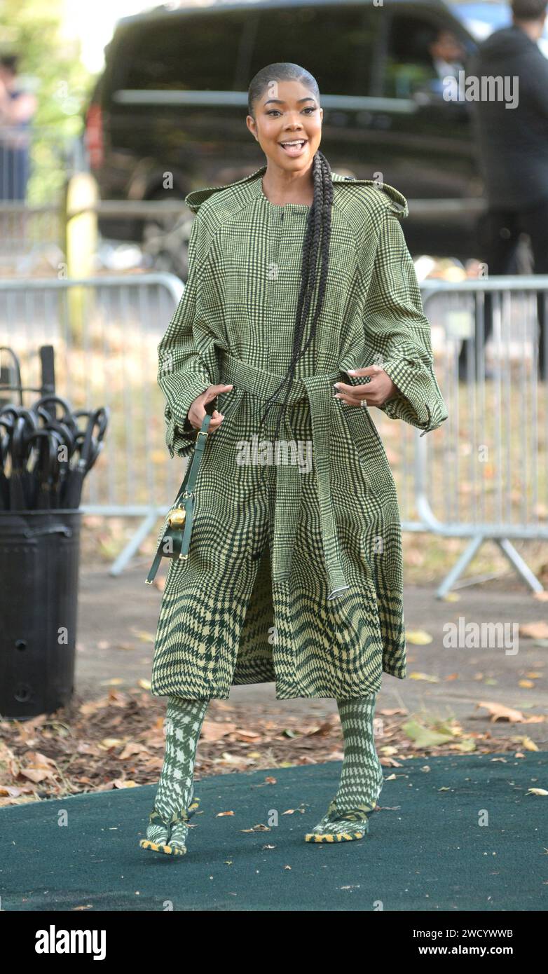 Burberry tights hi-res stock photography and images - Alamy