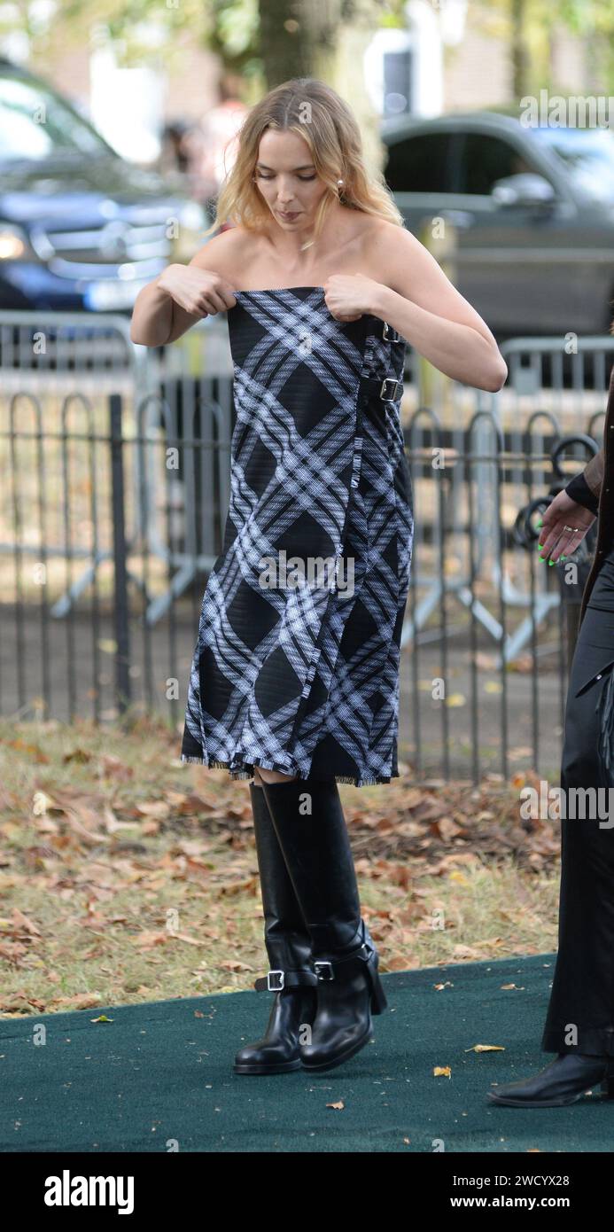 Photo Must Be Credited ©Alpha Press 078237 18/09/2023 Jodie Comer LFW ...