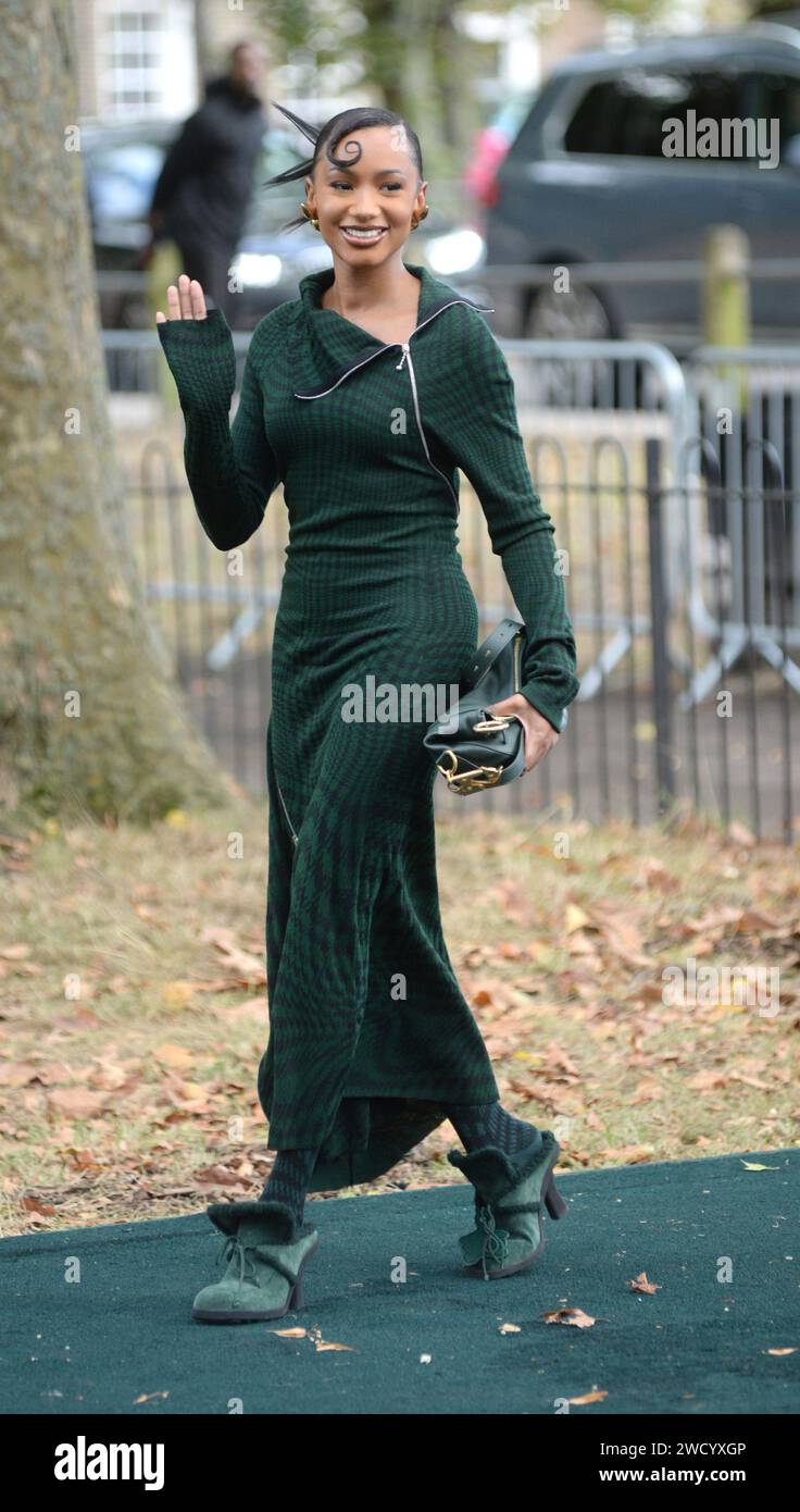 Burberry tights hi-res stock photography and images - Alamy