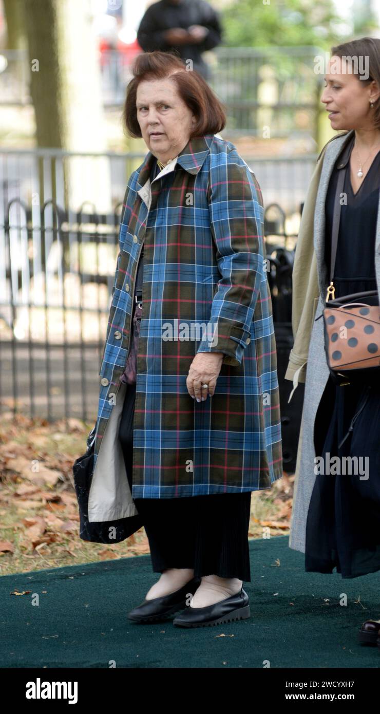 Burberry check trench coat hi-res stock photography and images - Alamy