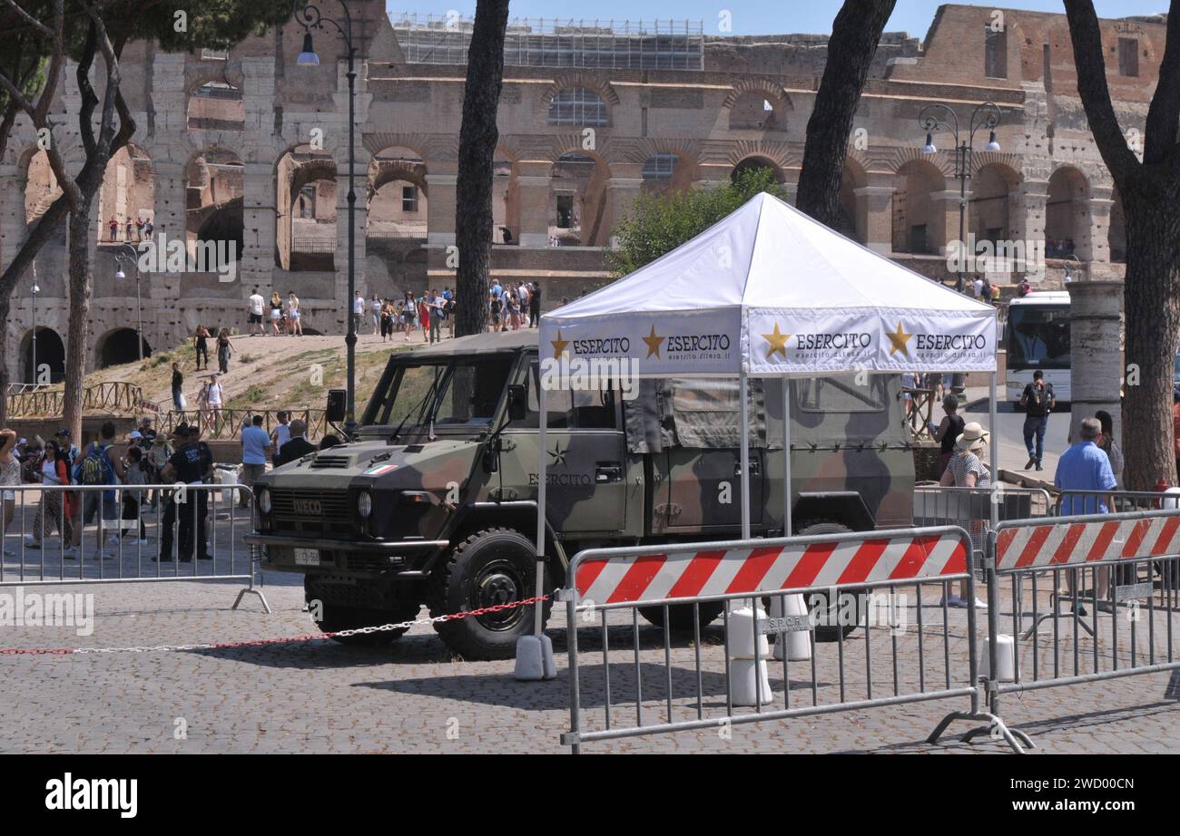 Colosseum station hi-res stock photography and images - Alamy
