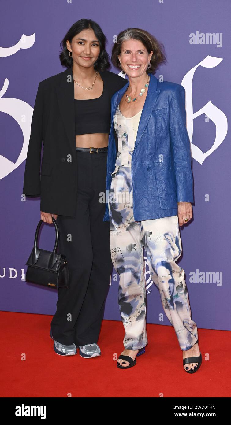 White satin silk trouser suit hi-res stock photography and images - Alamy