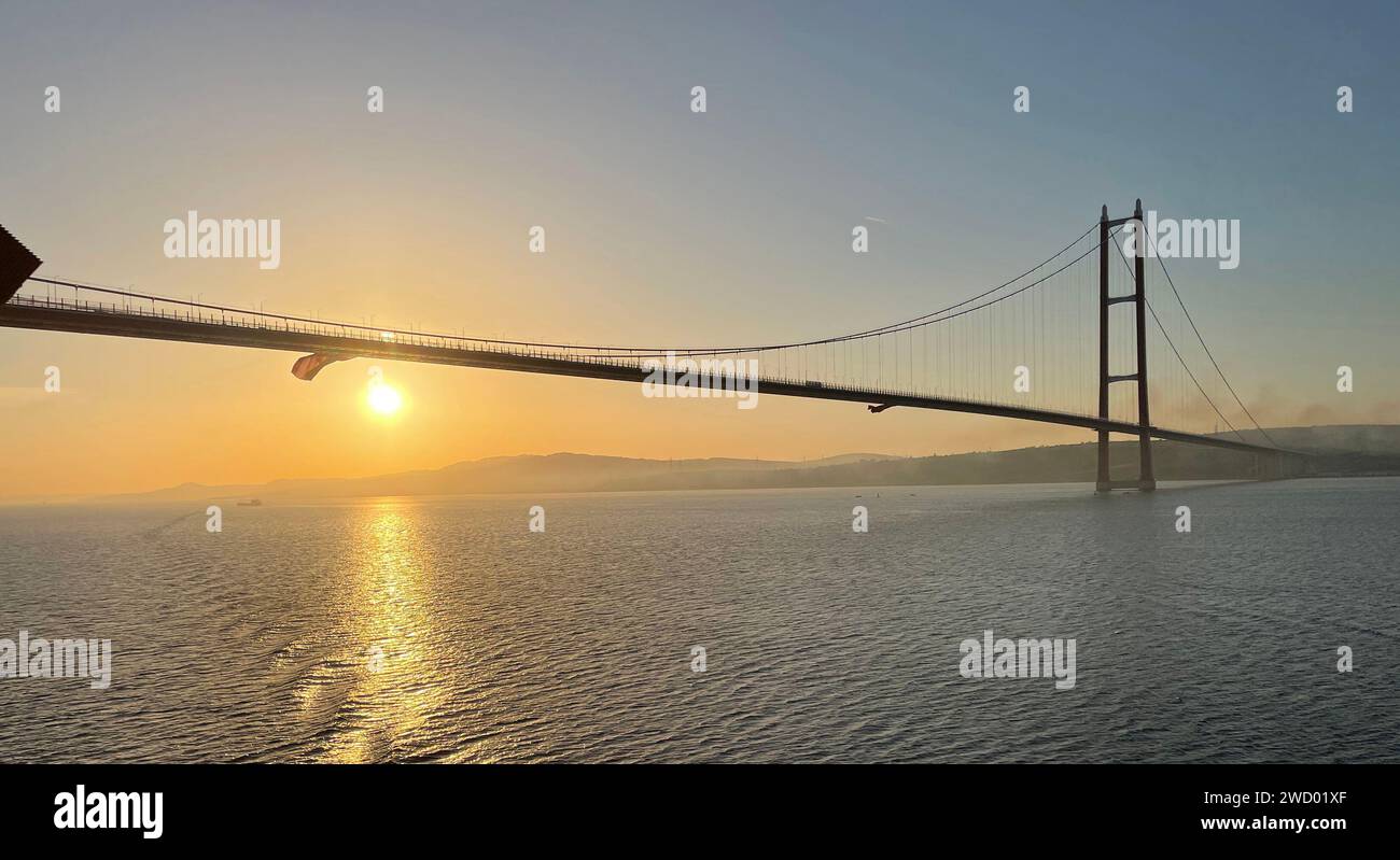 BOSPHORUS BRIDGE in Istanbul, Turkey, spans the Bosphorus Strait and ...