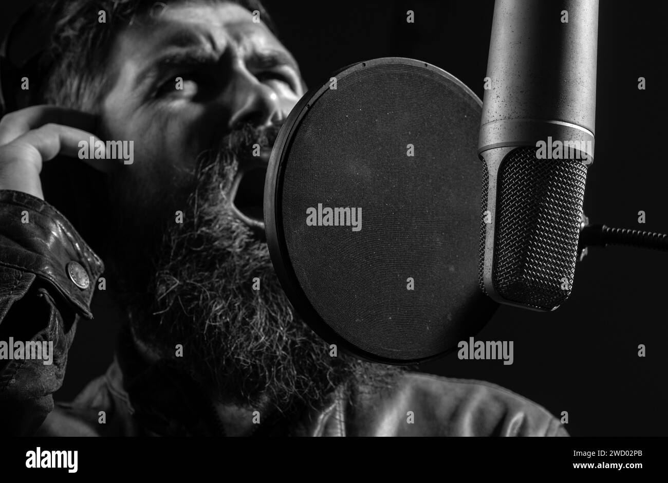 Face microphone Black and White Stock Photos & Images - Alamy