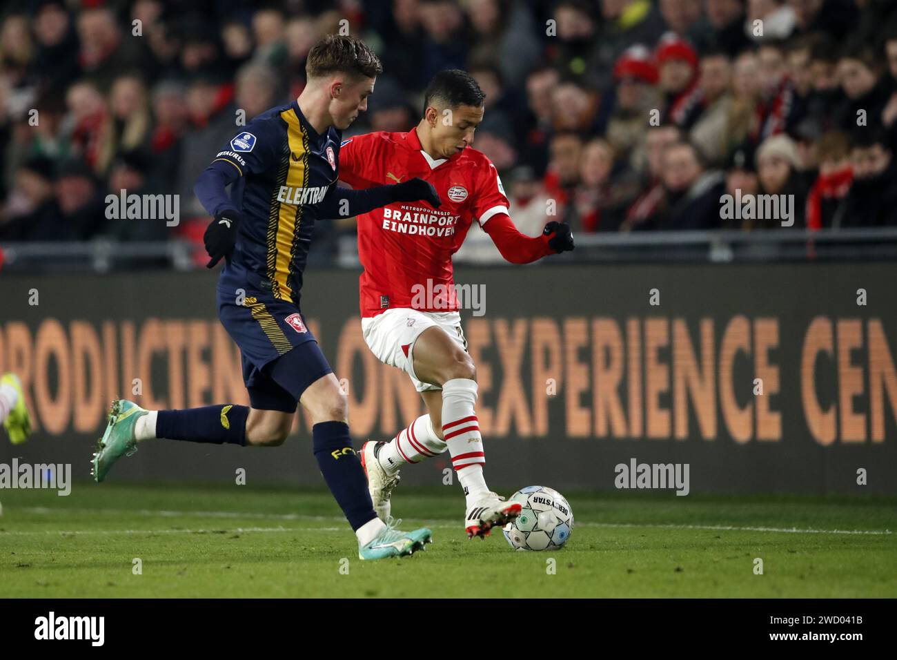 EINDHOVEN - (l-r) Daan Rots of FC Twente, Mauro Junior of PSV Eindhoven ... EINDHOVEN - (l-r) Daan Rots of FC Twente, Mauro Junior of PSV Eindhoven ...