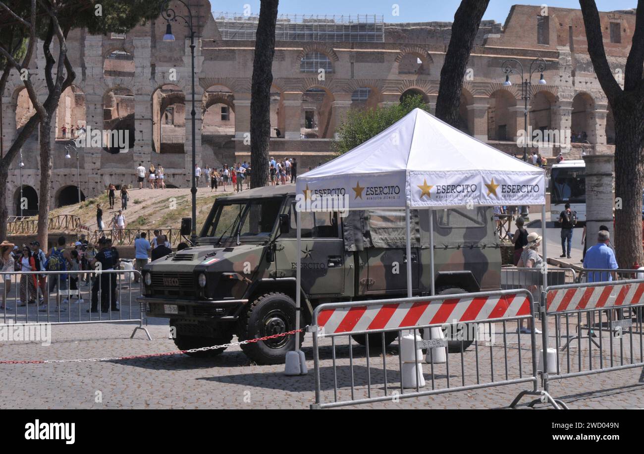 Colosseum station hi-res stock photography and images - Alamy