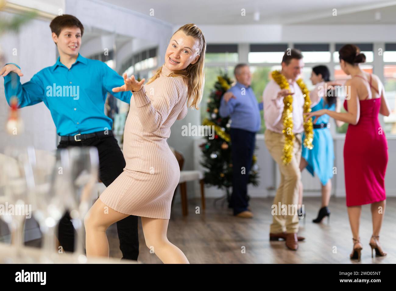Man and woman dance lift hi-res stock photography and images - Alamy