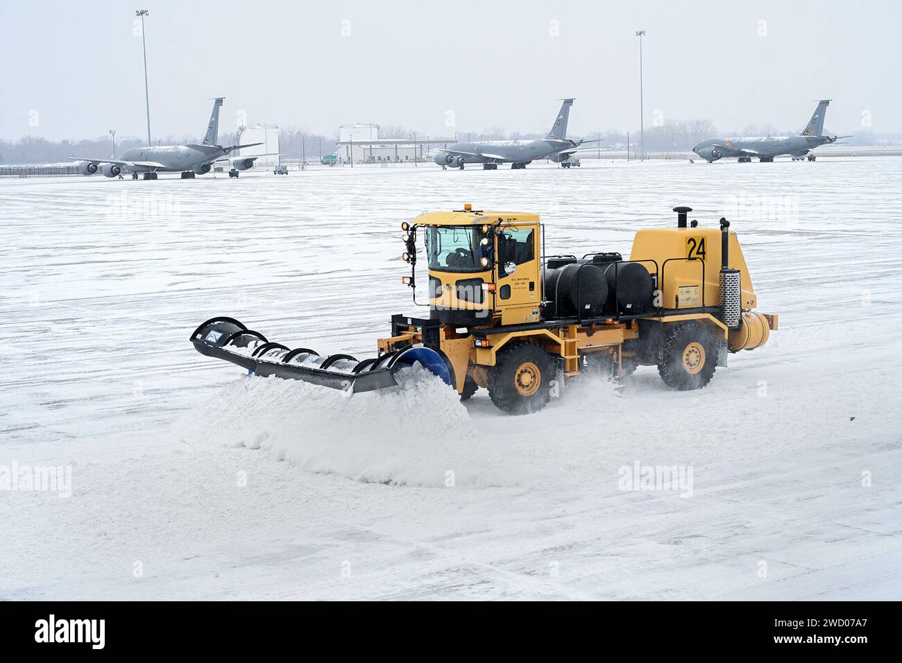 Cold weather and snow arrives at Selfridge Air National Guard Base ...