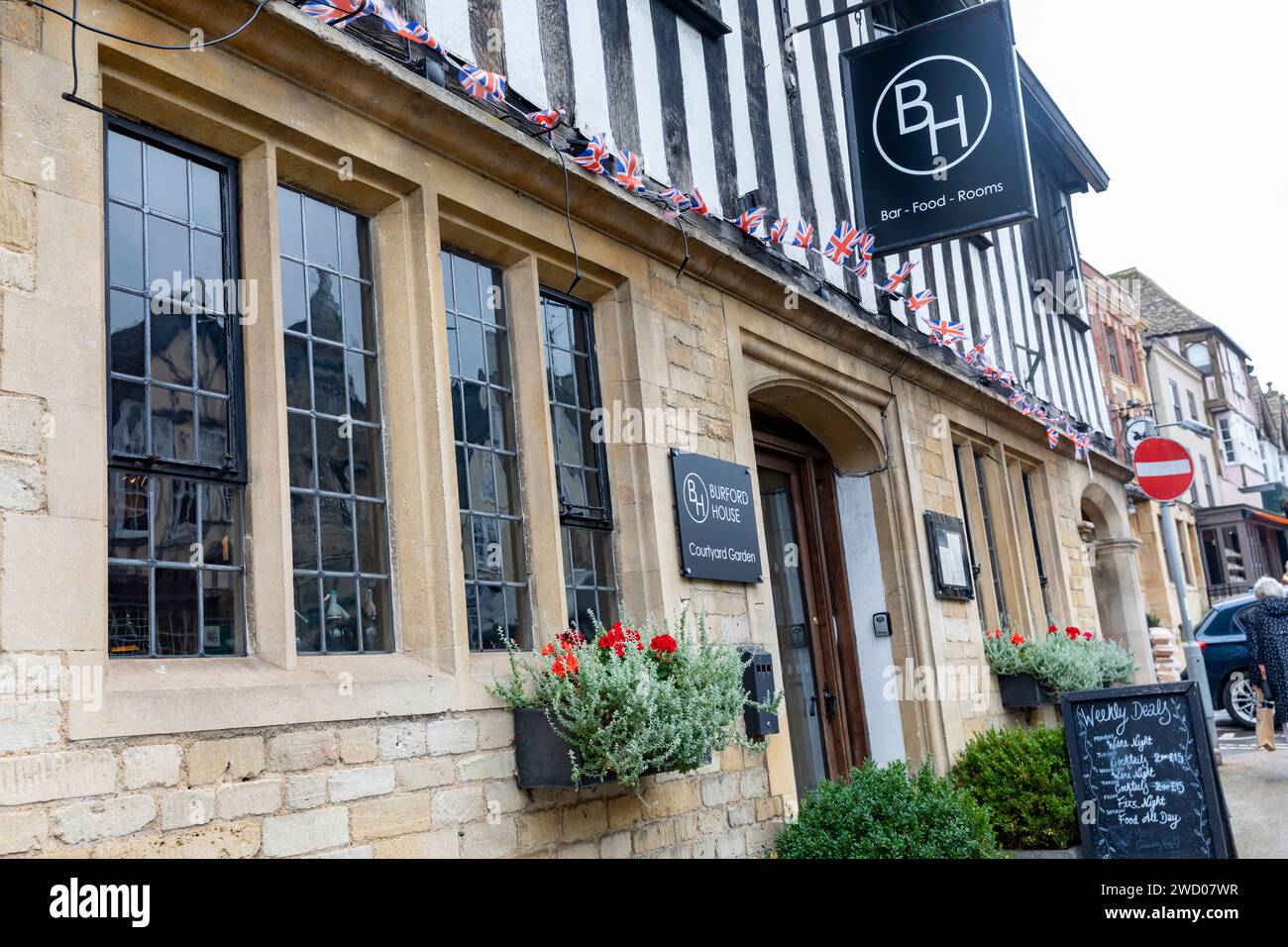 Burford house hi-res stock photography and images - Alamy