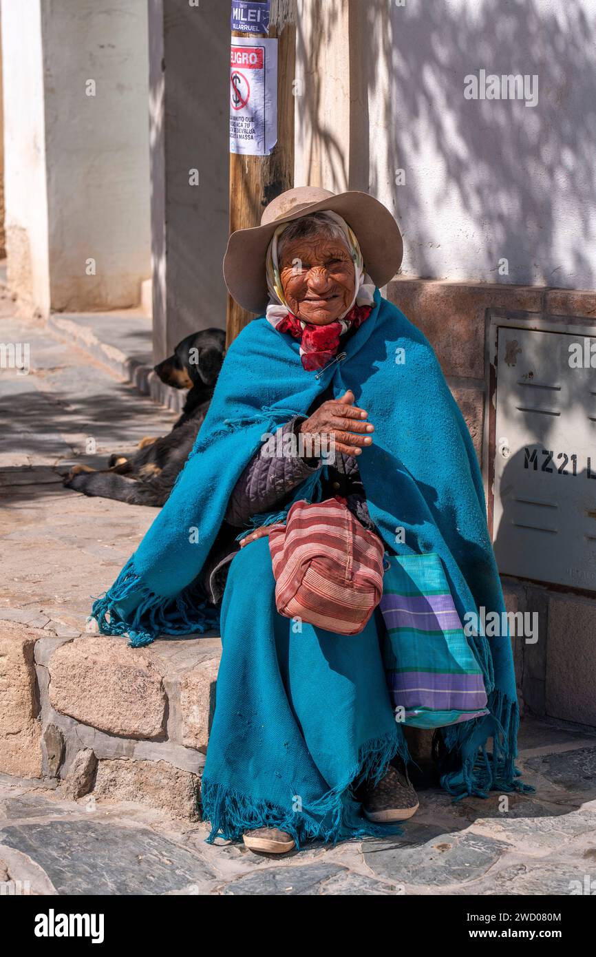 South america traditional clothes hi-res stock photography and images ...