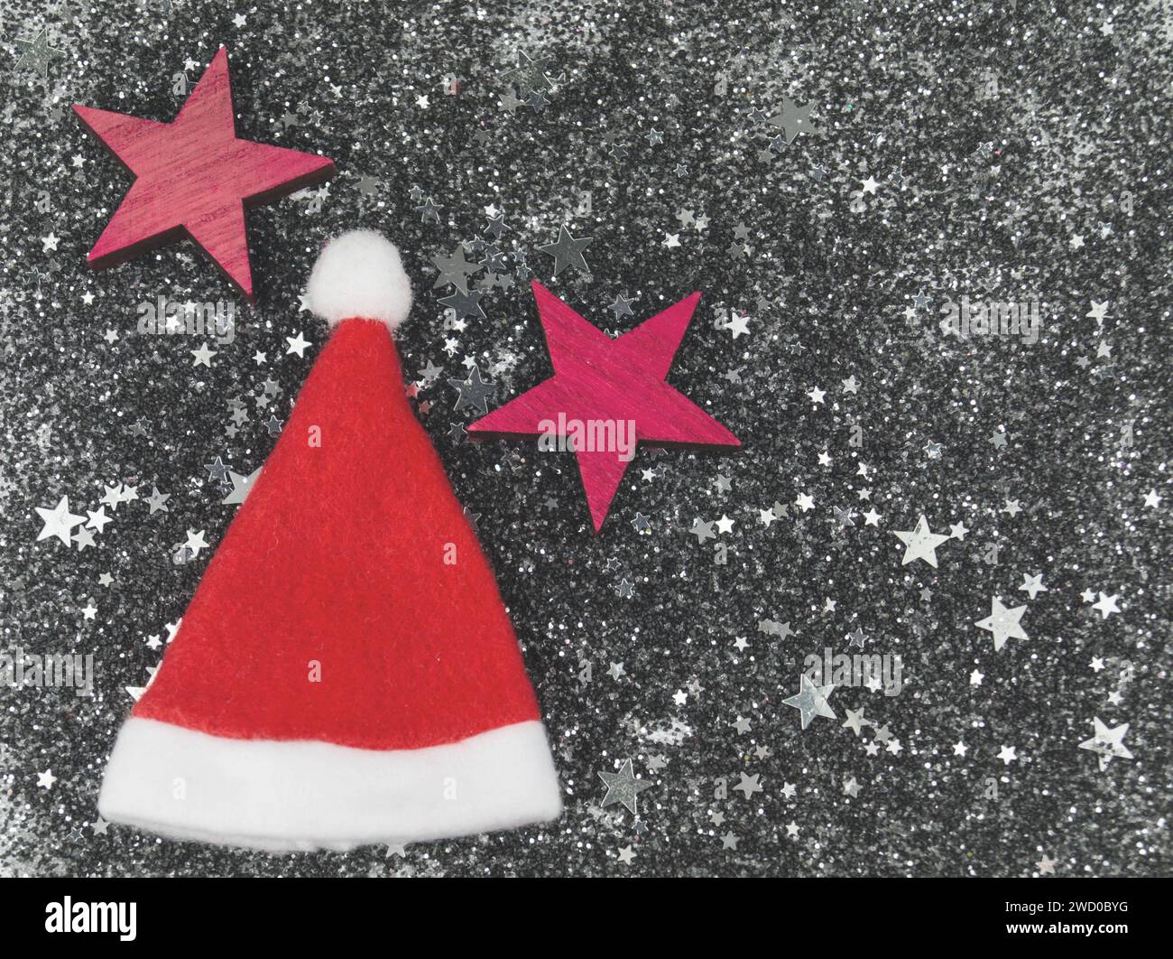 Two red stars hi-res stock photography and images - Alamy