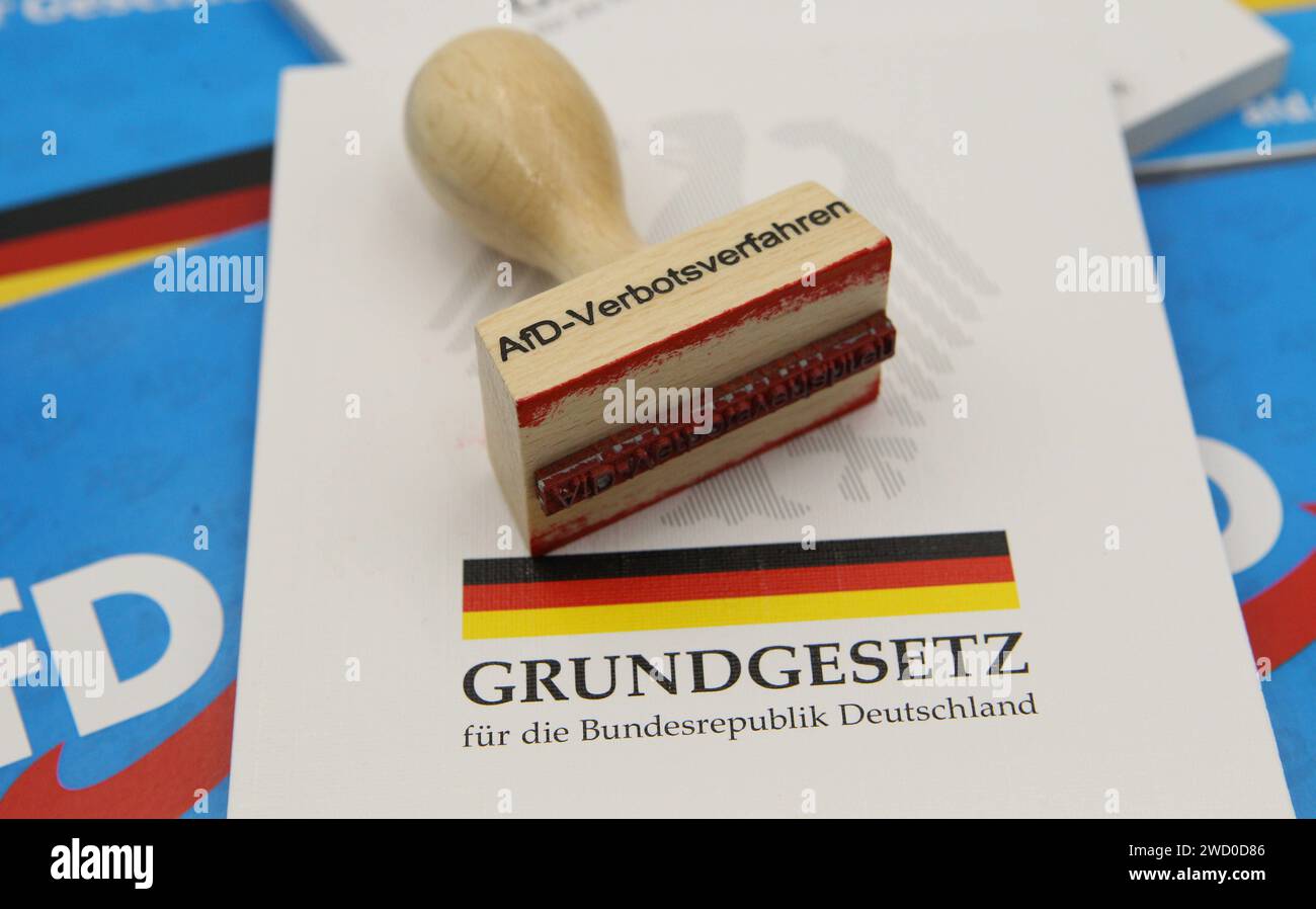Ein Stempel mit dem Aufdruck AfD-Verbotsverfahren liegt auf dem ...