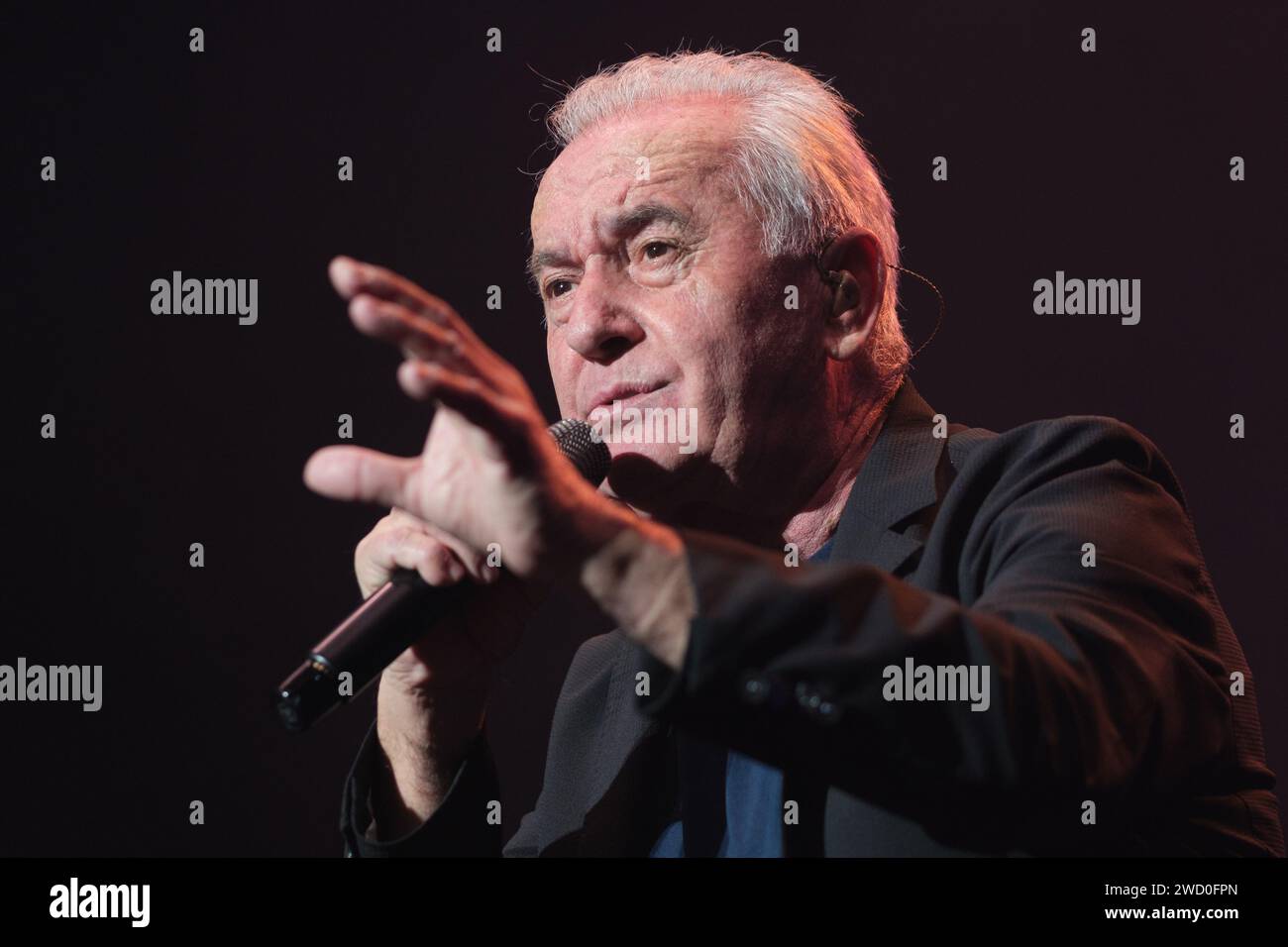 The singer Víctor Manuel performs during the end of tour concert at the ...