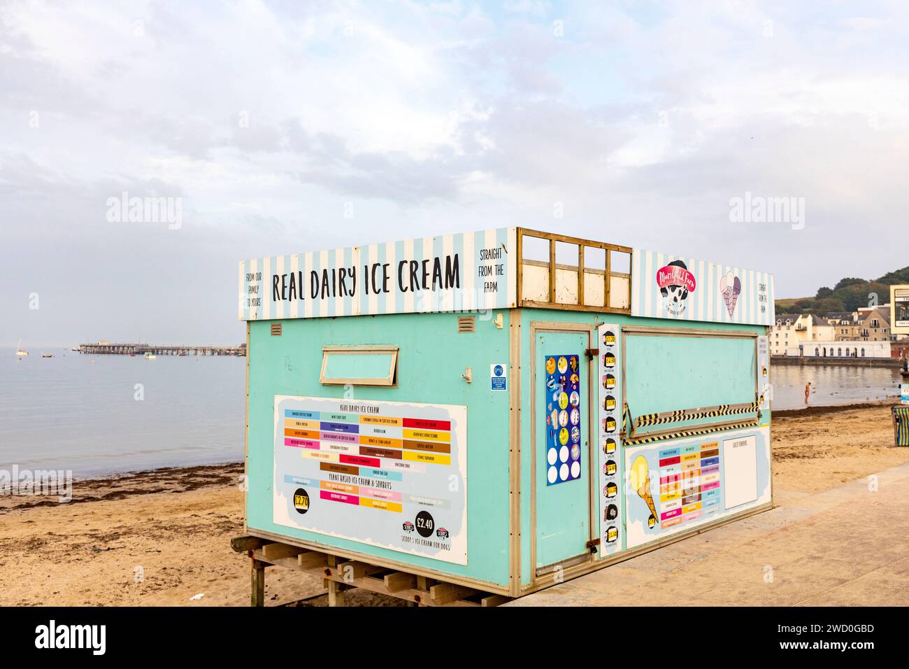 Swanage Dorset, real dairy ice cream vendor hut on Swanage beach ...