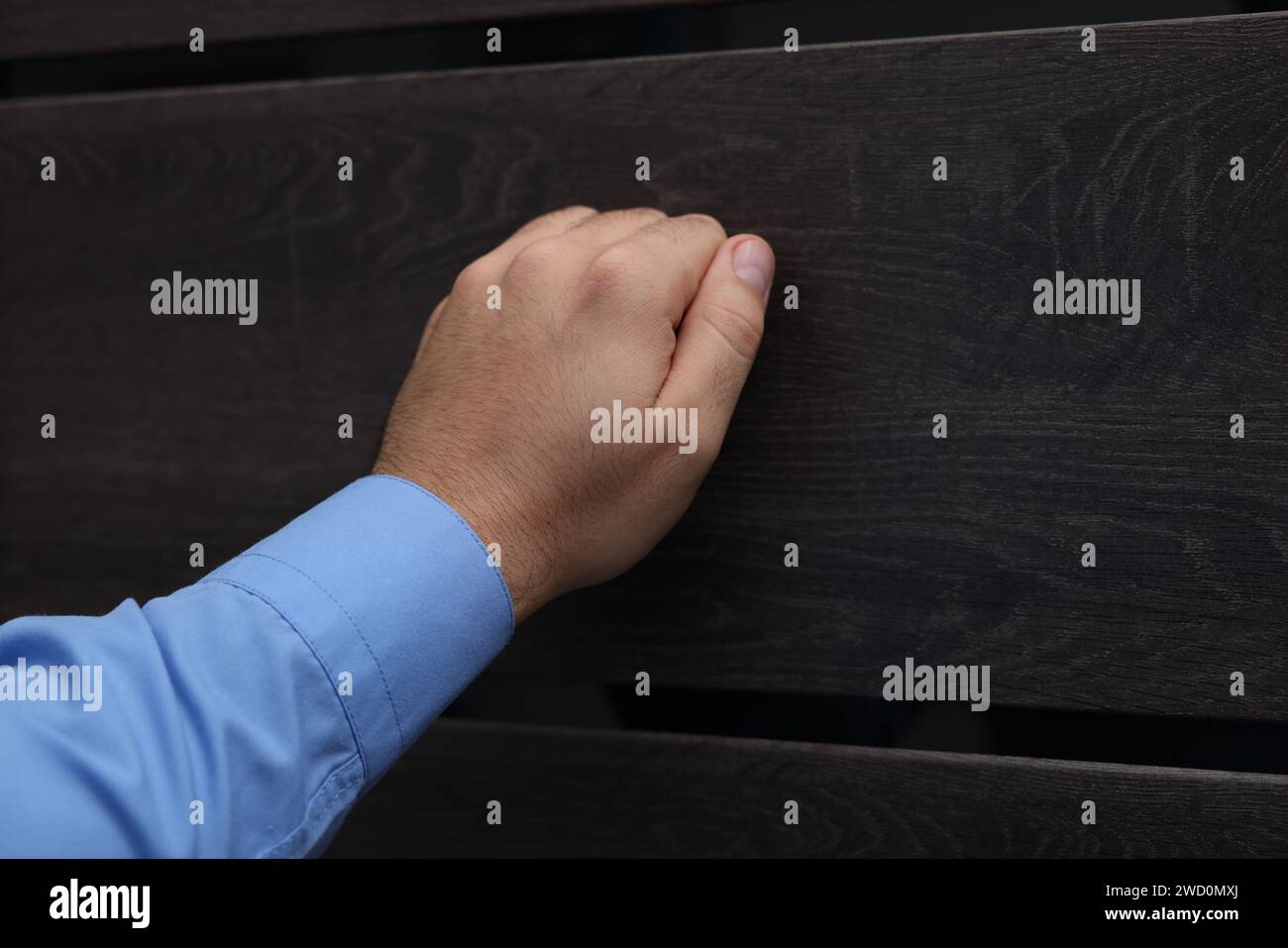 Door knocking salesman hi-res stock photography and images - Alamy