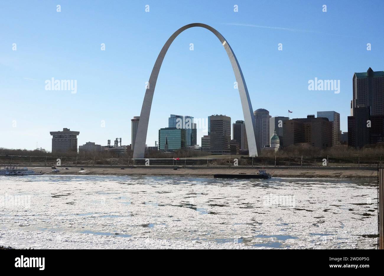 St. Louis, United States. 21st Jan, 2024. Large chunks of ice on the ...