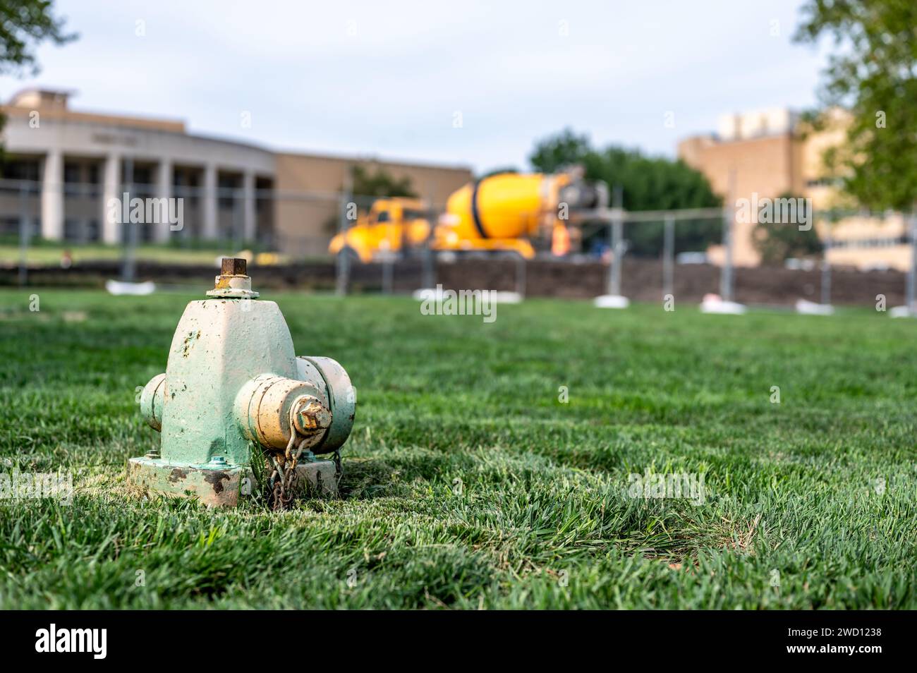 Sunken low level dry barrel fire hydrant in an open grassed area Stock ...