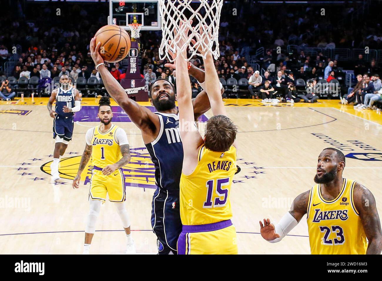 Kyrie irving dallas mavericks 2024 hi-res stock photography and images ...