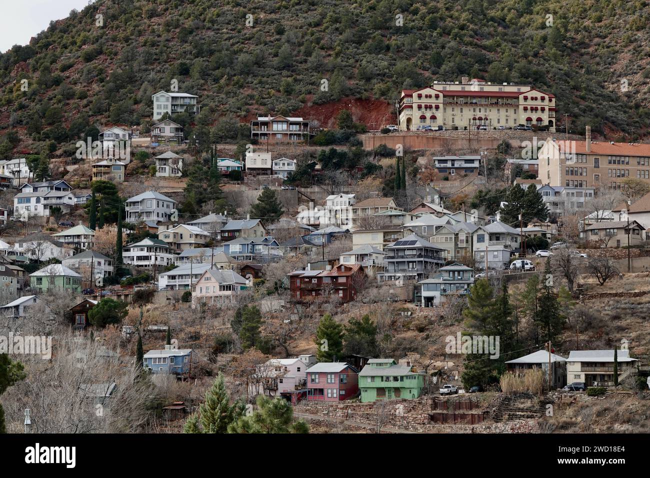 A view of the old mining town of Jerome, a town in central Arizona ...