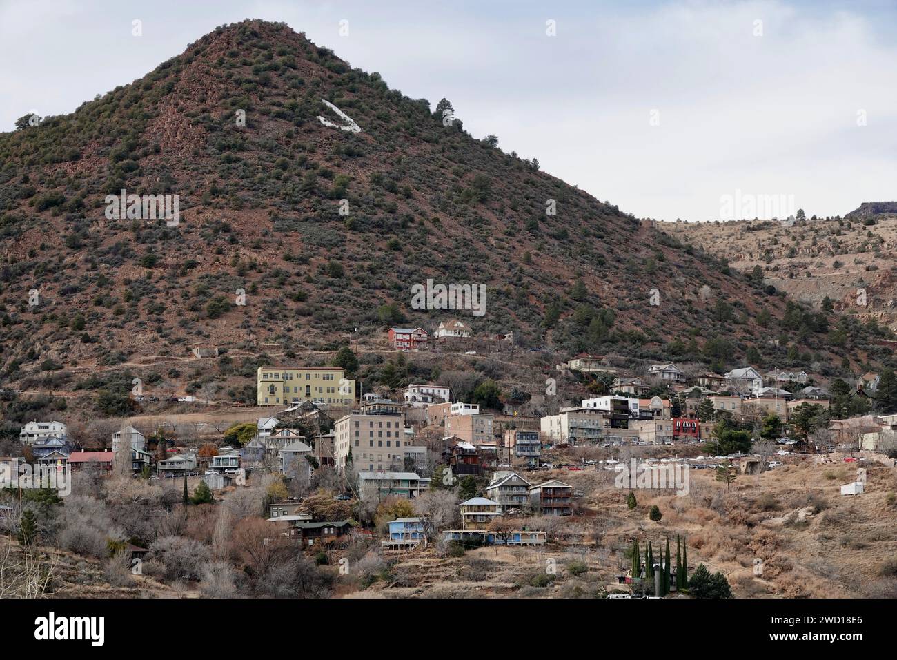 A view of the old mining town of Jerome, a town in central Arizona ...