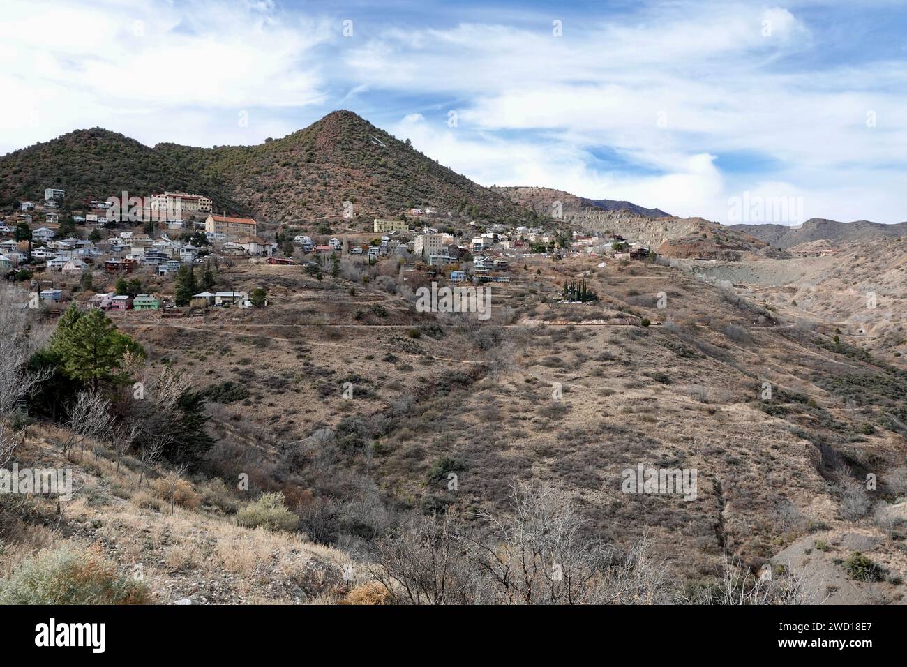 A view of the old mining town of Jerome, a town in central Arizona ...