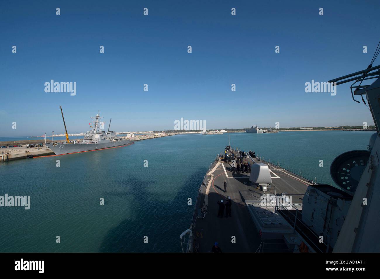Guided-missile destroyer USS Carney arrives at Naval Station Rota ...