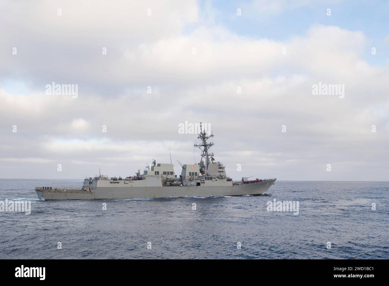 Guided-missile destroyer USS Pinckney transits the Pacific Ocean Stock ...