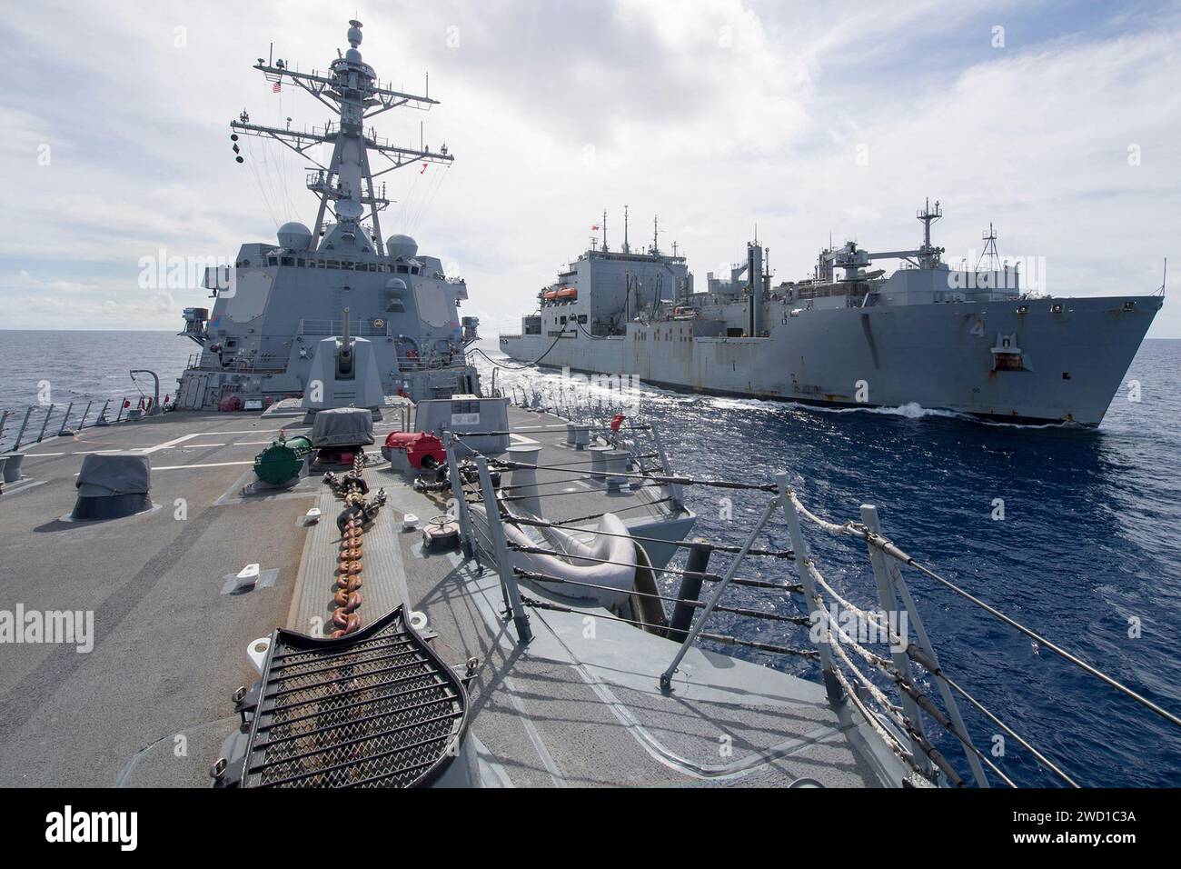 USS Sterett conducts a replenishment-at-sea with USNS Richard E. Byrd ...