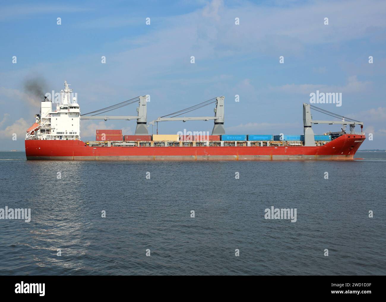 The Military Sealift Command contracted ship MV Ocean Giant gets ...